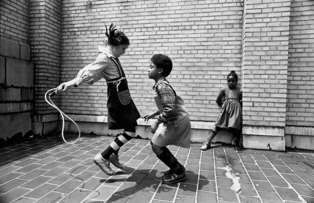 What is Asymmetrical Balance and How to Use It (+ Examples)